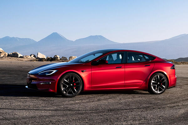 有烈焰紅新車色可看！特斯拉新款 Model S、Model X 預計 4/21 進駐展間::DDCAR 電動車