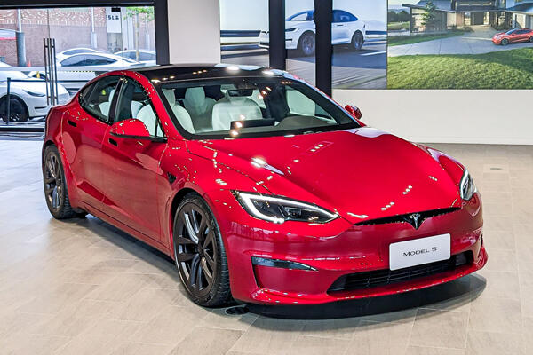 特斯拉免費超充限時回歸！六月底前入主 Model S/X 可三年充電充到飽，但車價一併漲八萬::DDCAR 電動車