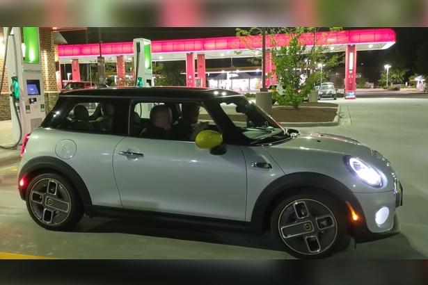 電動小車 Mini Cooper SE 電池充滿開到 0% 的續航里程測試::DDCAR 電動車