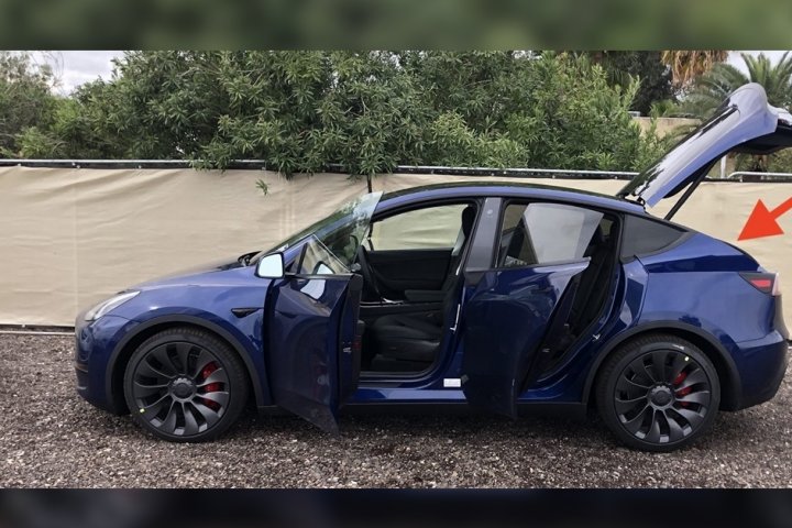 大量 Model Y 交車圖片清楚呈現內裝空間佈局::DDCAR 電動車