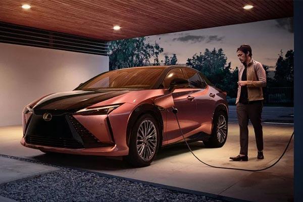 入手價 180 萬元起，Lexus RZ 450e 豪華純電休旅美國售價出爐、EPA 續航力一併揭曉::DDCAR 電動車