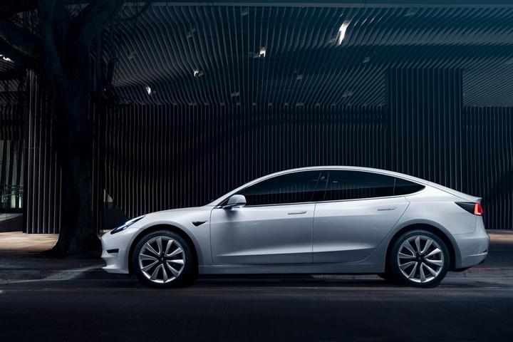 Model 3 正式更新 EPA 里程：續航力高達 568 公里，二年提升近 14%::DDCAR 電動車