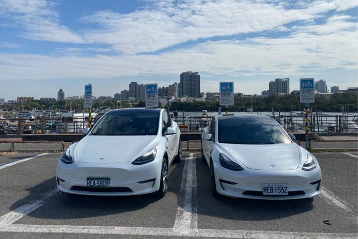 Model Y開箱》與特斯拉 Model 3 & Y一起努力打拼的日子::DDCAR 電動車