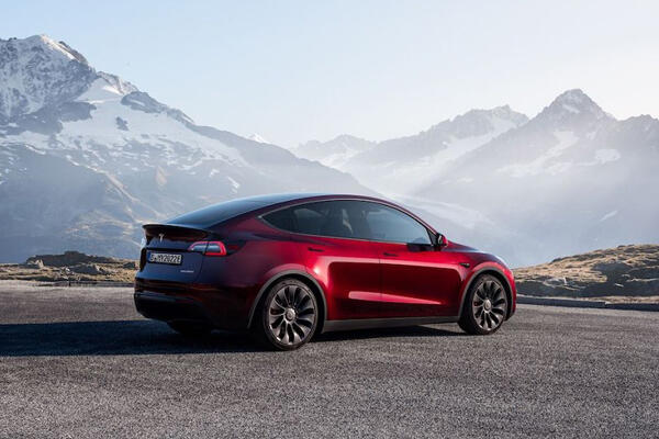 超越豐田 RAV4！特斯拉 Model Y 登頂 2023 全球最暢銷車，Model 3 也在前十強之列::DDCAR 電動車