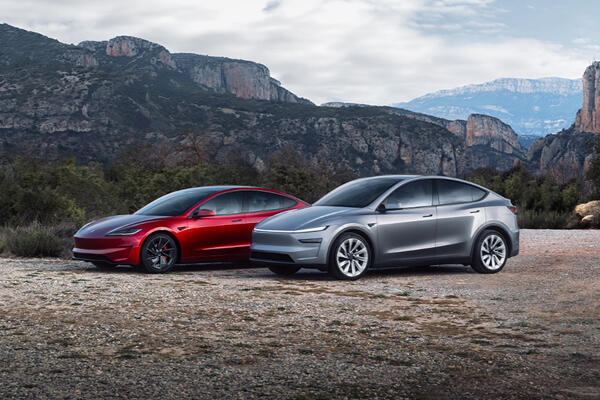 新增前鏡頭、方向燈撥桿！特斯拉 Model 3 煥新版小改款上架，全新 Model Y 續航力也升級::DDCAR 電動車