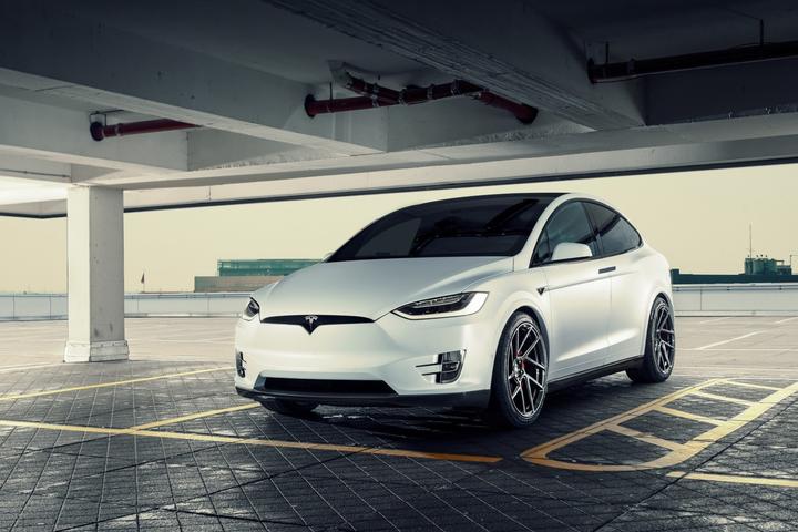 Model X / S 改款傳言再起：明年初新款準備亮相？歐洲漲價又延後交車是為它？::DDCAR 電動車