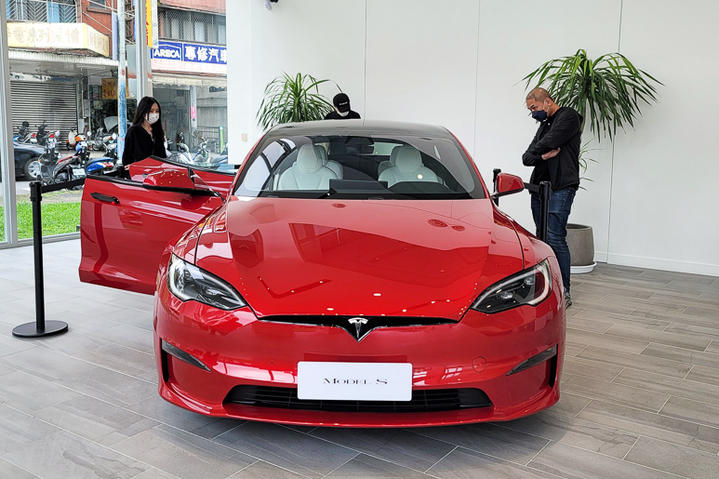 特斯拉大改款 Model S / X 快閃賞車記：整個五月公開展示獨步全球，背後到底在運作什麼？::DDCAR 電動車