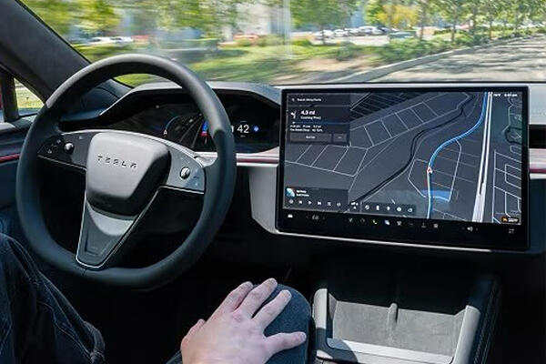 有新意但並不多，特斯拉新款 Model S 內裝設計特色官方自己劇透了::DDCAR 電動車