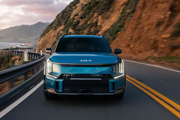 [新聞] 台灣第四季上市，Kia EV9 大型純電休旅海外首月銷量開紅盤 - Car板 - Disp BBS