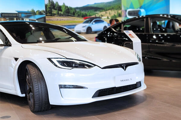 免訂購費還加碼送家充，特斯拉新款 Model S/X 也有歐力士租賃專案囉::DDCAR 電動車