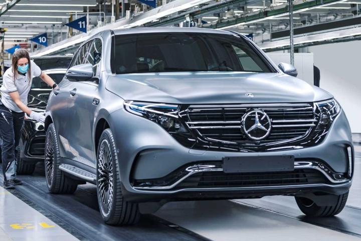 賓士 EQC 升級 11kW 車載充電器，AC 充飽電池時間縮短至 7.5 小時::DDCAR 電動車