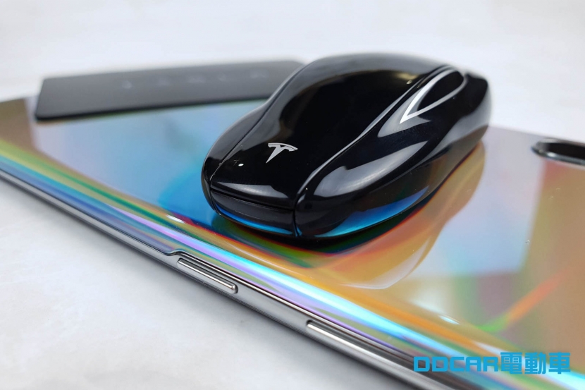 【開箱】Model 3 Key Fob 新款車型遙控鑰匙入手！多圖心得分享::DDCAR 電動車