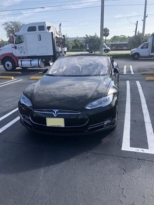 最保值特斯拉是它？敞篷版 Model S 尋找買主中，六年車售價近三百萬元::DDCAR 電動車
