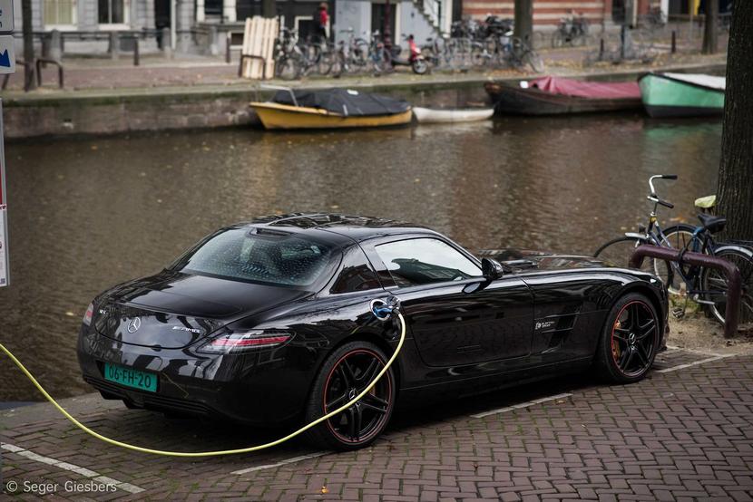 特別介紹 - 生不逢時的純電鷗翼：Mercedes-Benz SLS AMG Electric Drive::DDCAR 電動車