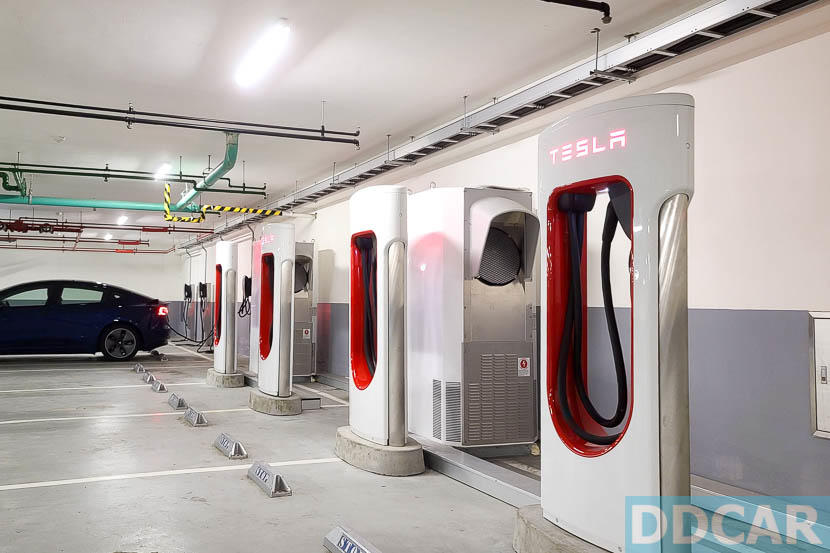 特斯拉城市超充長大啦！全面改裝 CCS2+TPC 雙槍，新規舊車都能充 (台北雅樂軒、台中勤美)::DDCAR 電動車