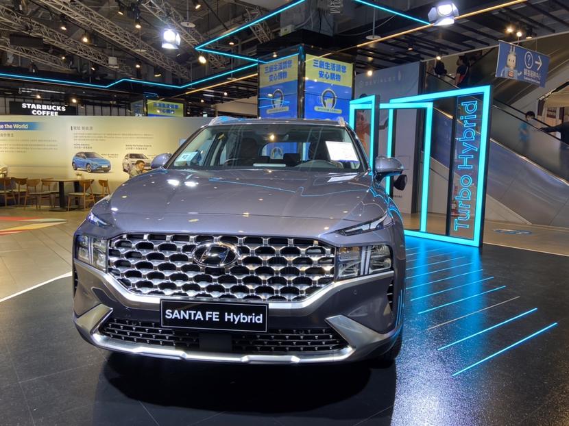 HYUNDAI 新能源勁旅體驗店三創開幕，KONA EV 純電酷跑旅現場可預約試乘::DDCAR 電動車