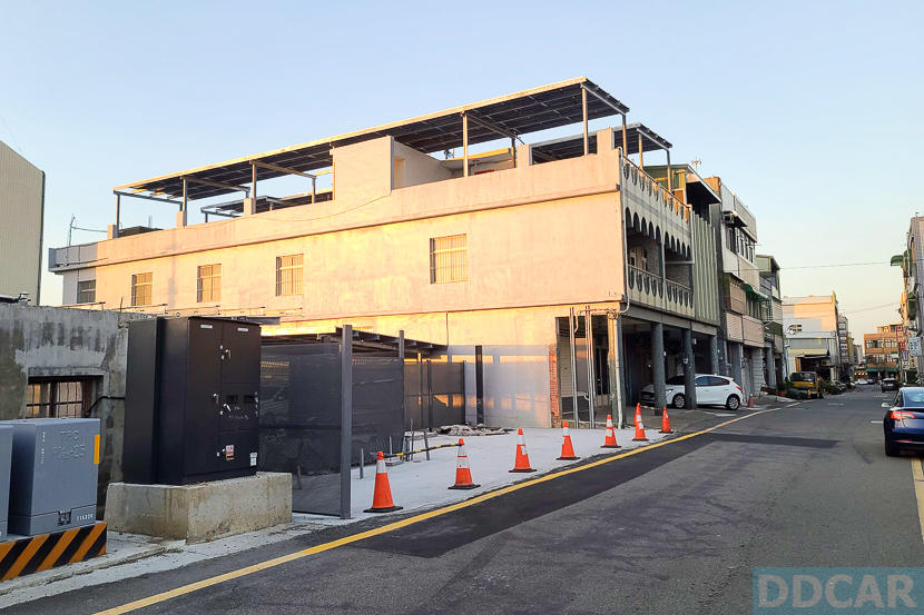 傳說中的特斯拉苗栗公館新超充，其實是 EVOASIS 即將啟用的快充站 (CCS1+CCS2)::DDCAR 電動車