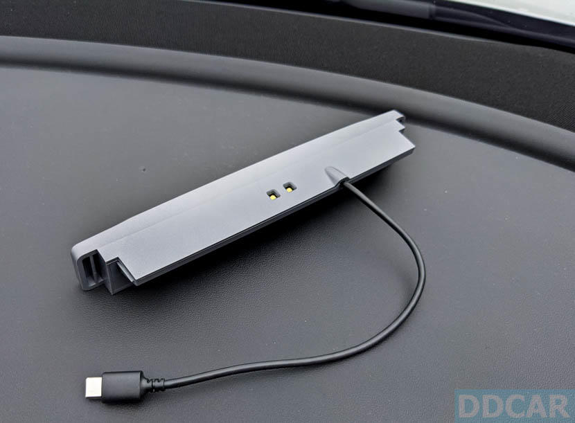 Model 3 中控新貨！Jowua Mini LED Hub Bar 宛如原廠的超高整合設計，美觀與擴充一兼二顧::DDCAR 電動車