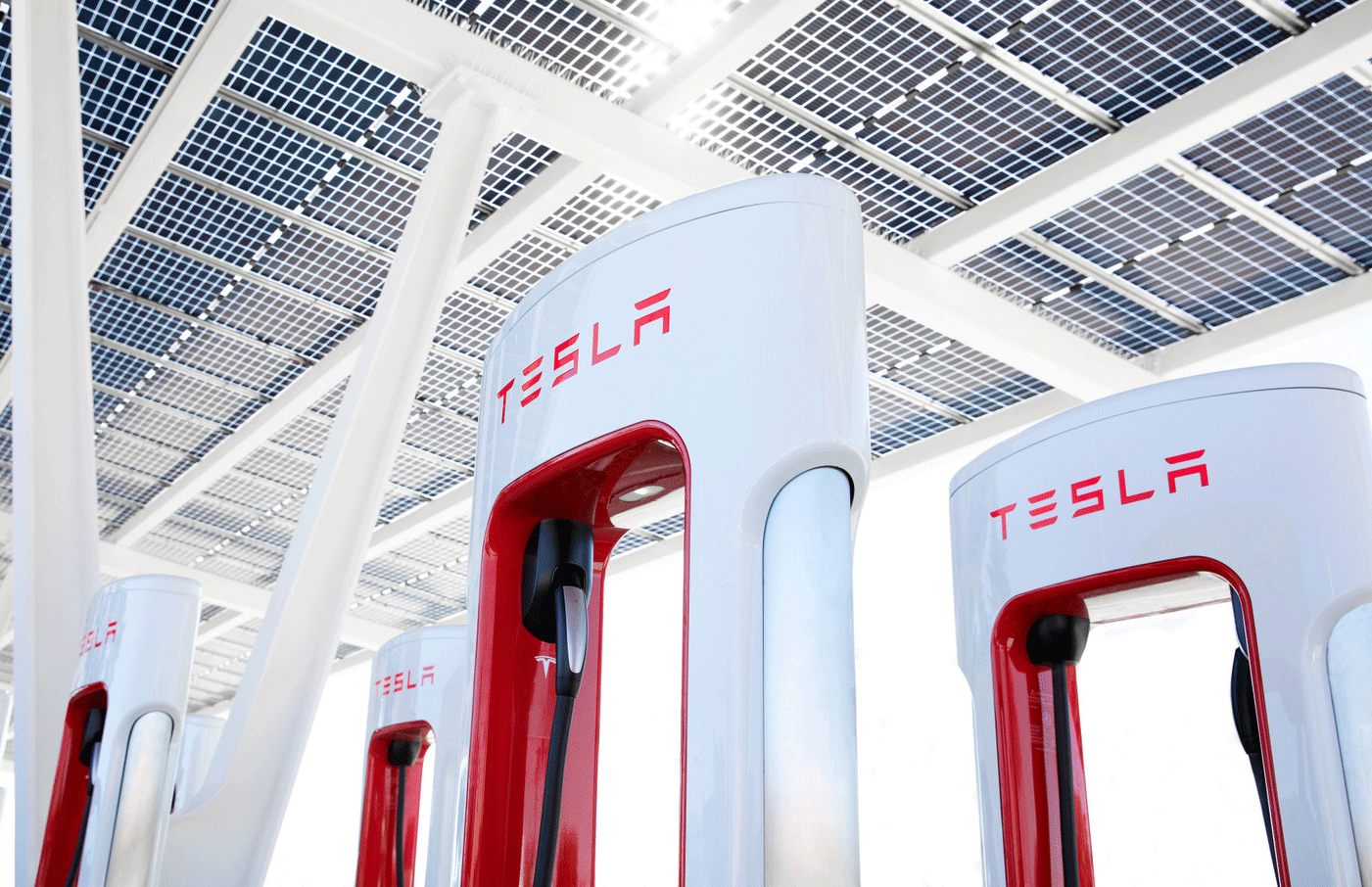 特斯拉 V3 充電要變快了！超充功率今年有機會上攻 324kW，北美先享::DDCAR 電動車