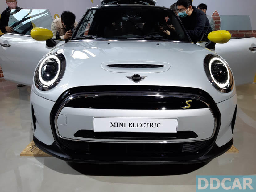 三萬元預售開跑：Mini Cooper SE 英式純電搶先看！::DDCAR 電動車
