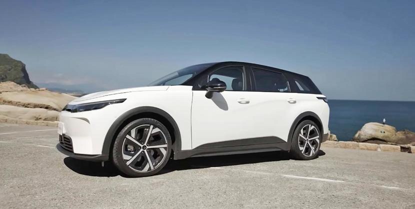 鴻海 MIH 平台新車報到！Model V 純電皮卡、Model B 純電掀背全面亮相::DDCAR 電動車