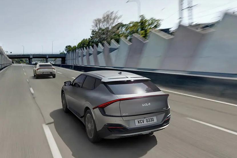 Kia EV6 2023 年式開放預訂：166.9 萬元起，加贈 U-POWER 一年免費充電與 V2L、家用充電器::DDCAR 電動車