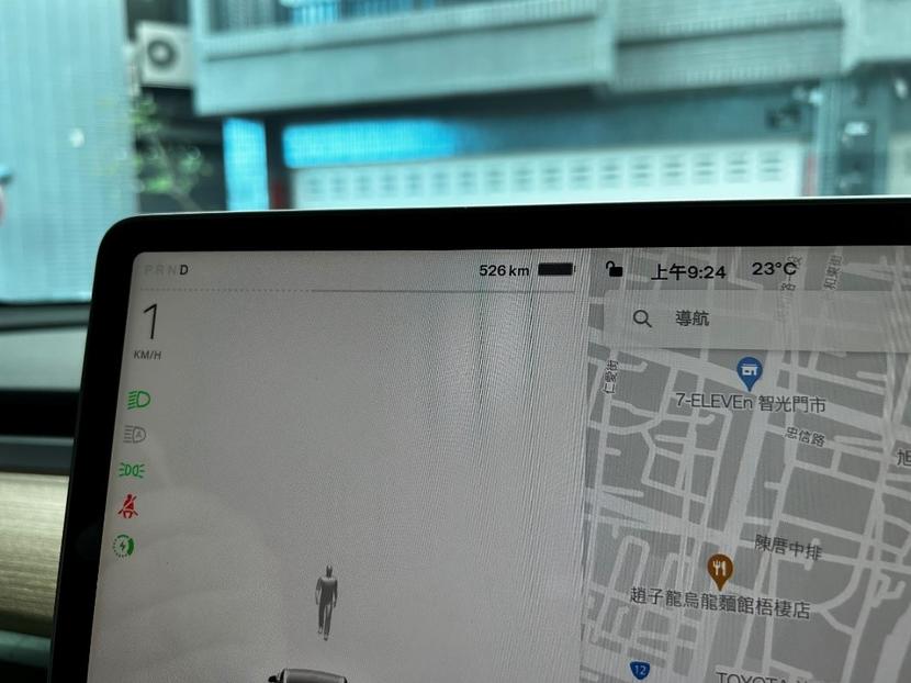 《開箱》與 Tesla Model Y 的純電新生活::DDCAR 電動車