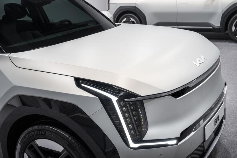 第二排座椅可 180 度轉向！台灣第四季開賣的 Kia EV9 大型純電休旅首發亮相::DDCAR 電動車