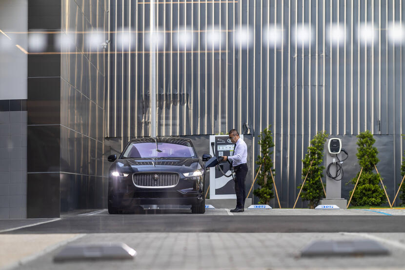 JLR 南台灣服務量能全面升級，九和高雄旗艦展示暨服務中心正式開幕::DDCAR 電動車