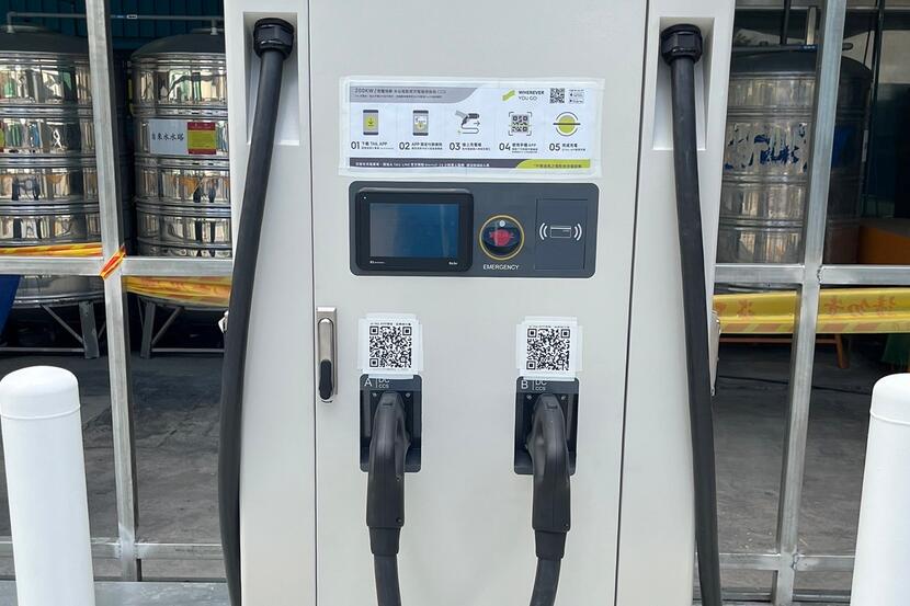特爾電力啟用彰化快充站：全台公認充電沙漠多了 200kW 二樁四槍，CCS1 + CCS2 各廠電動車都能充::DDCAR 電動車