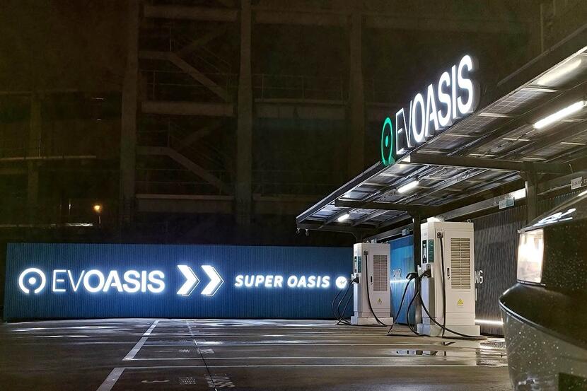 國道電動車快充站第三期決標：源點 EVOASIS、中興 iCharging 出線，八座服務區共 13 座充電站明年營運::DDCAR 電動車