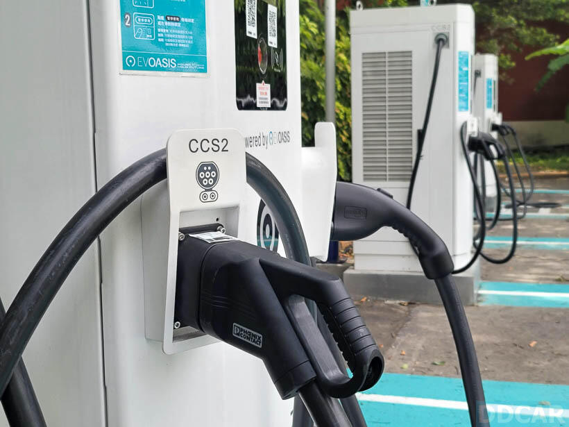 踩點 EVOASIS 台大公館快充站：三樁六槍滿足各廠 CCS1/2/TPC 電動車主，限時每度 6.8 元::DDCAR 電動車