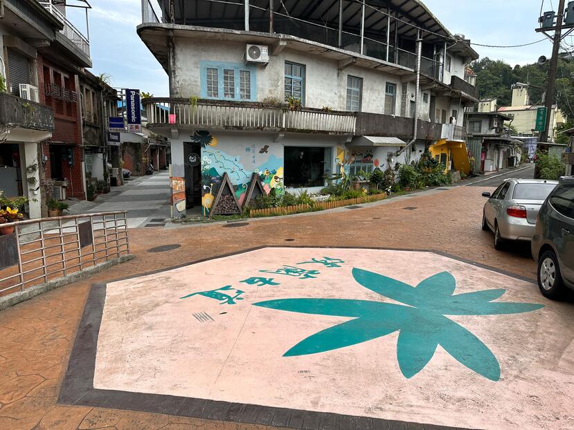 開著電動車與毛孩出遊趣，踩點「小沖繩」海景食堂！東北角一日遊這樣玩 - XC40 Recharge / 電耗紀錄::DDCAR 電動車