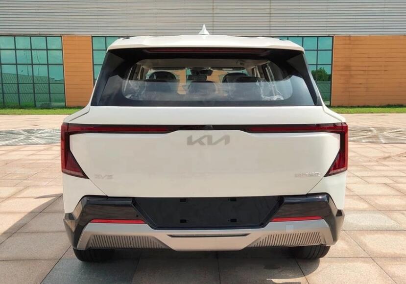小一號的 EV9，搶攻主流中型休旅市場的 Kia EV5 量產車型就長這樣::DDCAR 電動車