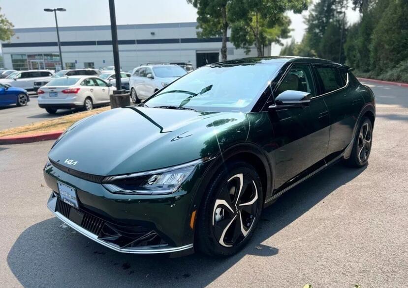 換上搶眼的墨綠車色，Kia EV6 限量特仕版發表前被搶先劇透::DDCAR 電動車