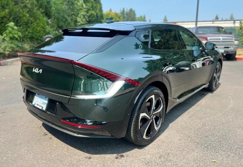 換上搶眼的墨綠車色，Kia EV6 限量特仕版發表前被搶先劇透::DDCAR 電動車
