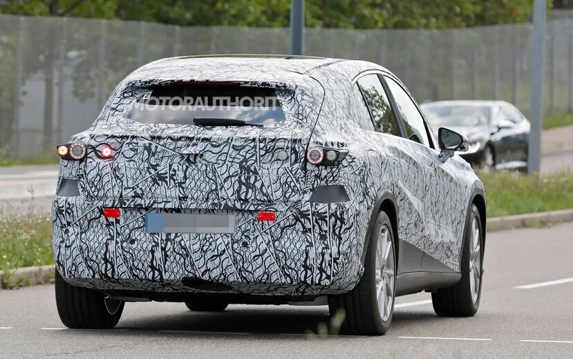 不再是「油改電」了，鎖定特斯拉 Model Y 的賓士新世代 EQC 上路測試中::DDCAR 電動車