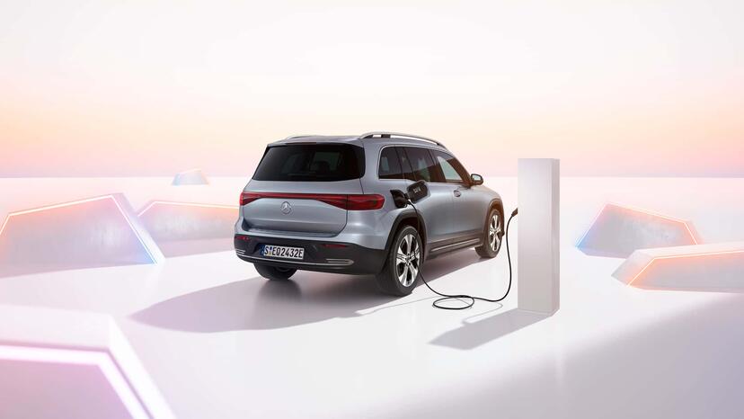 造型微調、續航力小幅升級，賓士發表 EQA、EQB 小改款車型::DDCAR 電動車