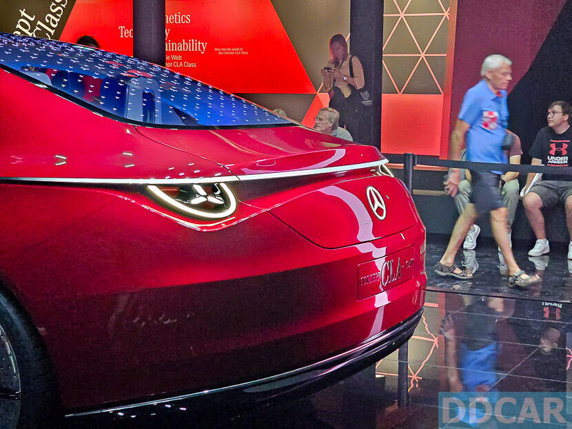 【IAA 車展】 三芒星圖案多到數不完，賓士 Concept CLA Class 近距離賞車::DDCAR 電動車
