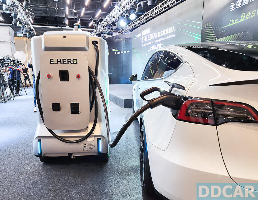 打破充電車位限制、用手機 App 就可召喚，全達 E-HERO 充電機器人讓充電樁自己來找你::DDCAR 電動車