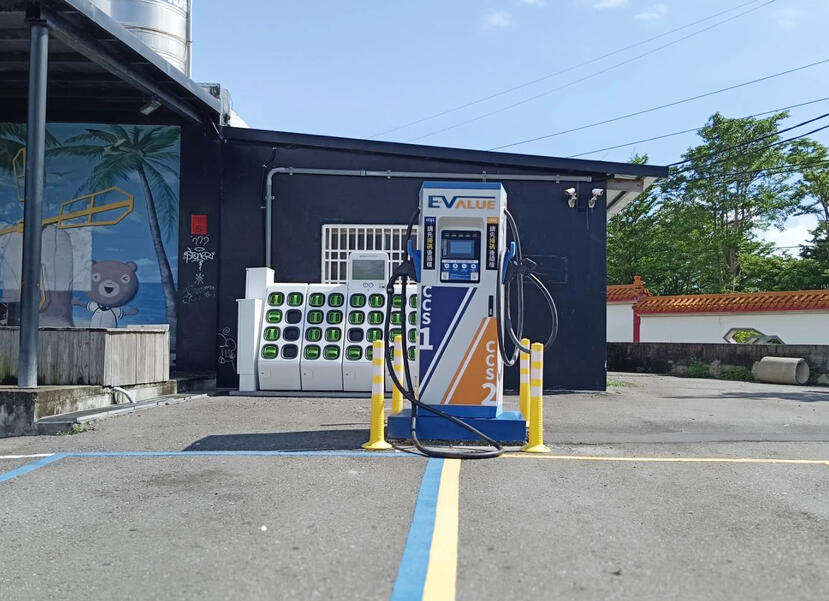 充滿 188 元可免費喝咖啡！EVALUE 屏鵝公路新站上線、CCS1、CCS2 電動車都能充::DDCAR 電動車