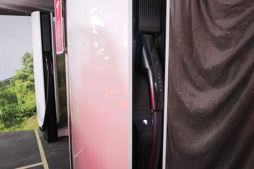亞洲首個特斯拉 V4 Supercharger 超充登陸香港::DDCAR 電動車