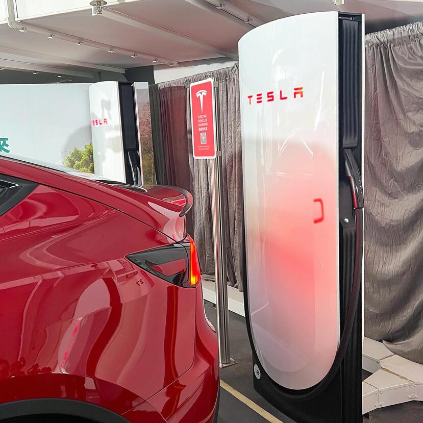 不再是歐洲限定，亞洲及美洲也出現首座特斯拉 V4 超級充電樁::DDCAR 電動車