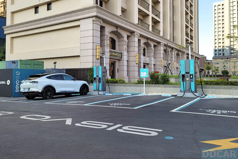最全面的CCS2電網＋隨插即充：最高360kW充電點，全台39站EVOASIS支援Ford暢行補電::DDCAR 電動車