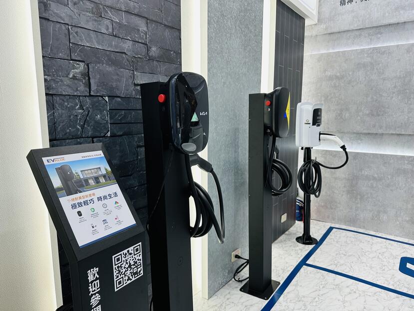 EVALUE 充電服務升級！隨插即充、智慧地鎖上線，快充樁數量明年要衝到 110 座::DDCAR 電動車