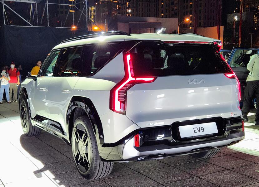 Kia 最旗艦的純電休旅來了！EV9 雙車型預售價 279.9 萬元起、最快明年首季交車::DDCAR 電動車