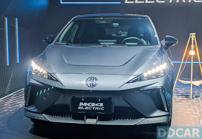 零百加速 3.8 秒極速國產純電車！MG4 開價百萬元有找，購車就送萬元充電金::DDCAR 電動車