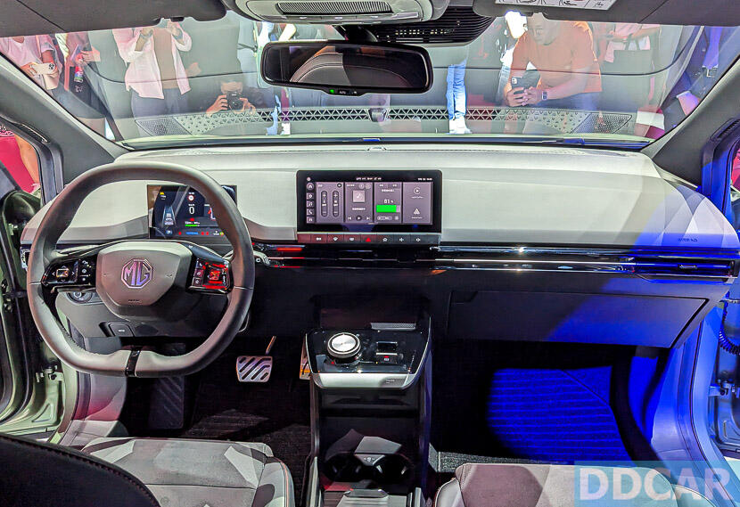 零百加速 3.8 秒極速國產純電車！MG4 開價百萬元有找，購車就送萬元充電金::DDCAR 電動車