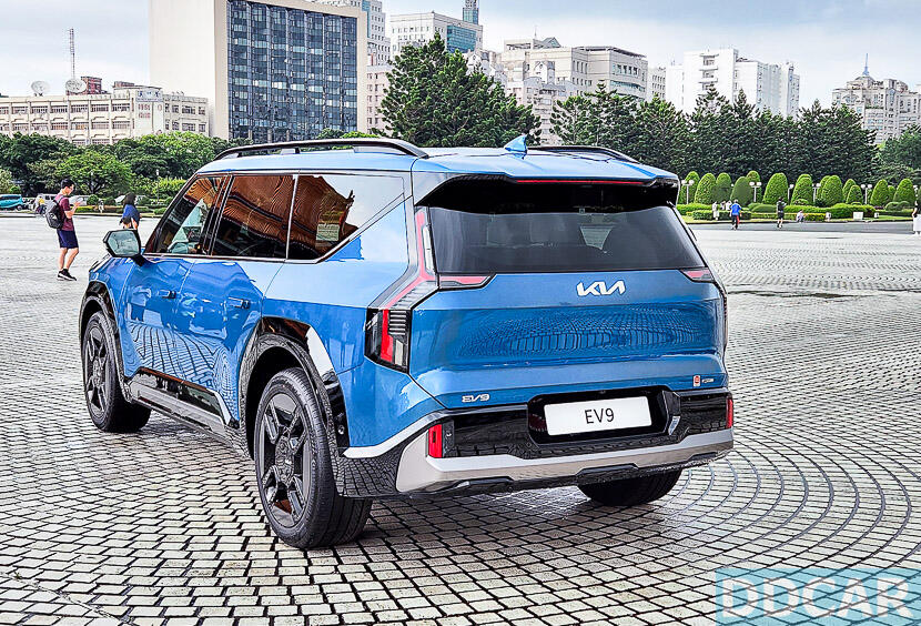 多送配備不加價！Kia EV9 旗艦純電休旅正式在台上市，七月起開始交車::DDCAR 電動車