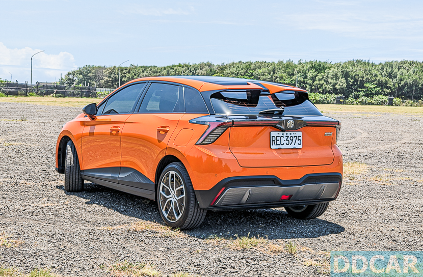 百萬元有找純電車新選擇，MG4 EV 旗艦版續航力、電耗上路實測::DDCAR 電動車